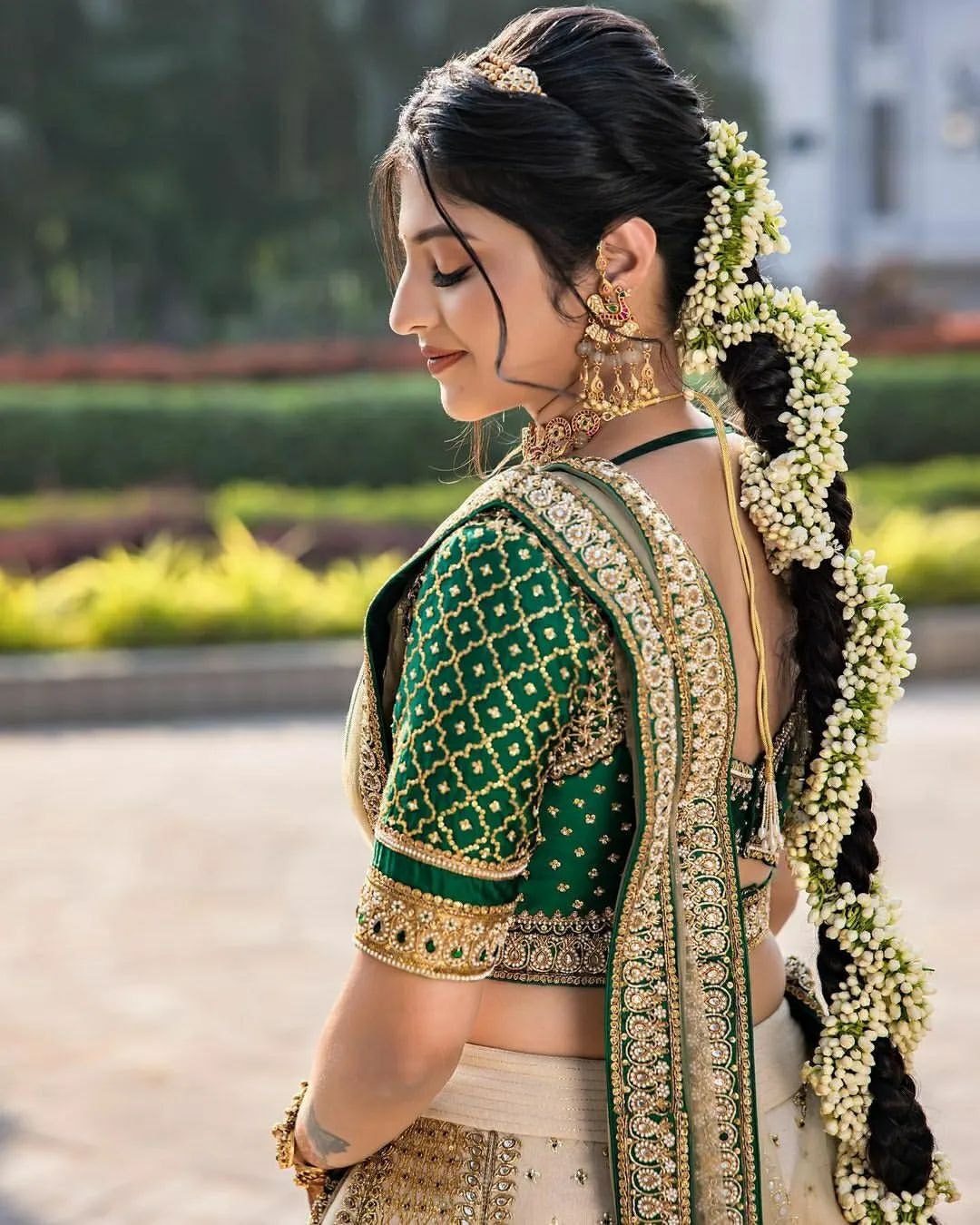 25 Gorgeous Gajra Hairstyles Plus Diy Tutorials Wedbook